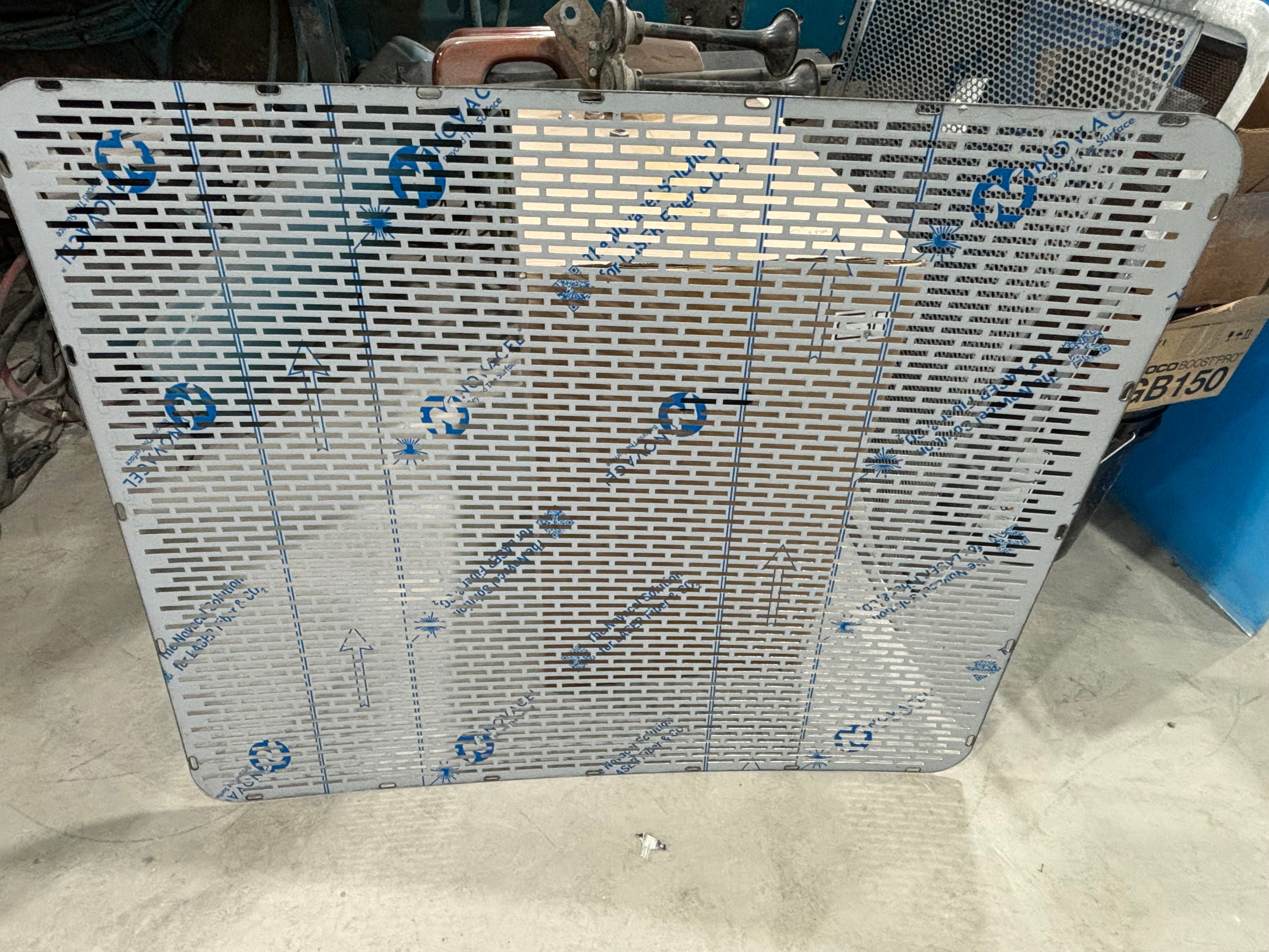 Peterbilt 388 / 389 staggered slot grill – Beger Industries Inc